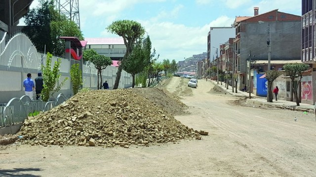 Piden a la Alcaldía concluir pavimento de la René Calvo
