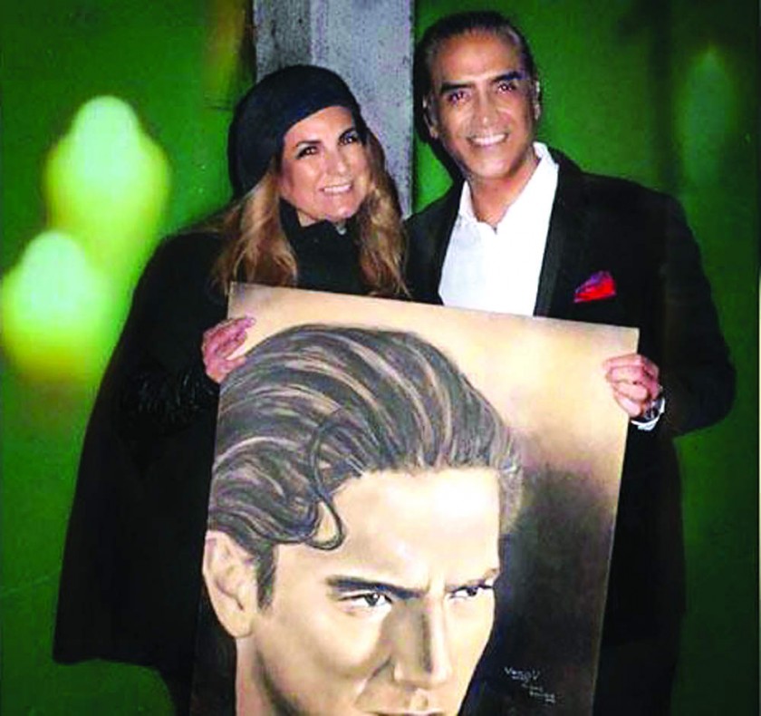 Artista le regala cuadro a Alejandro Fernández