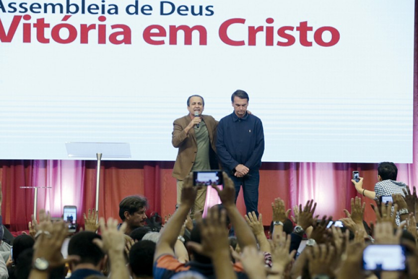Bolsonaro se retracta de posturas más radicales