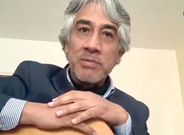 Willy Claure presenta su arte en discos de vinilo