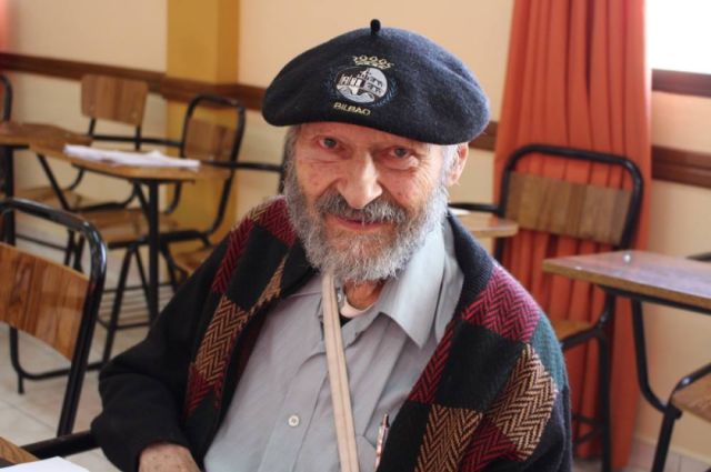 El reconocido sacerdote Xavier Albó ingresa al hospital; su estado es grave