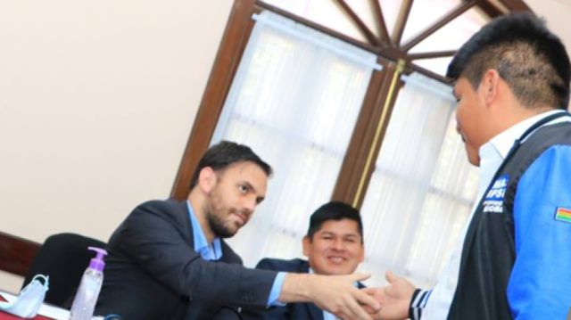 “Bienvenidos a la batalla”: Loza desafía a Del Castillo a una pelea “a ...