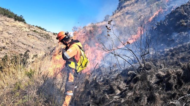 Salió a quemar ropa en desuso y terminó provocando un incendio en Sucre