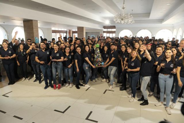 Tinku “Atipay” presenta su indumentaria conmemorativa