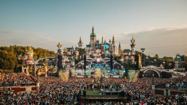 El festival Tomorrowland, multado con 727.000 euros por usar vasos ...