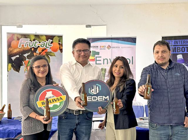 Estatal Envibol firma dos contratos por Bs 693 mil
