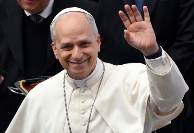 León XIV llama a los líderes del mundo a que se sienten a negociar y ...