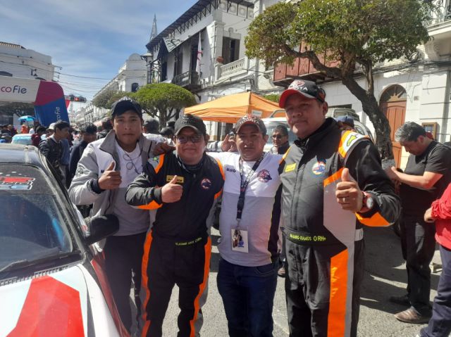 Vladimir Arce llegó pese a los bloqueos y ganó la primera manga de la categoría R1B