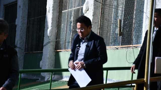 César Siles presenta su renuncia al cargo de ministro de Justicia