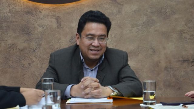 Aprehenden al exministro César Siles tras su presentación voluntaria en ...