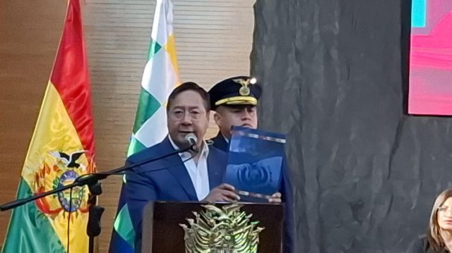 Gobierno presenta “Libro de la Historia de Bolivia en su Bicentenario”