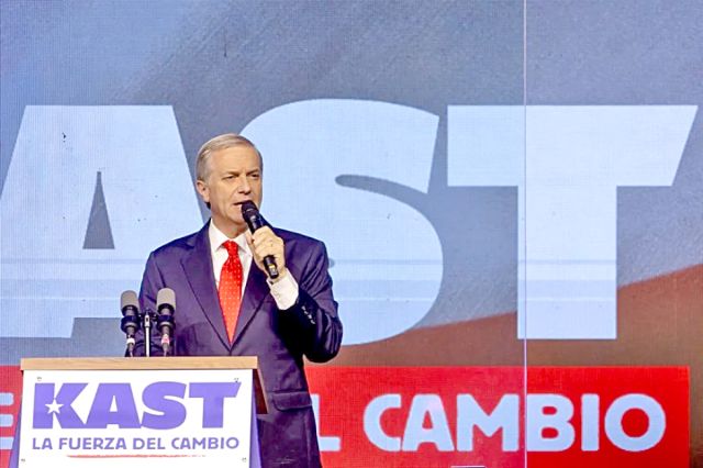Kast se consolida y suma apoyo de Matthei y Kaiser