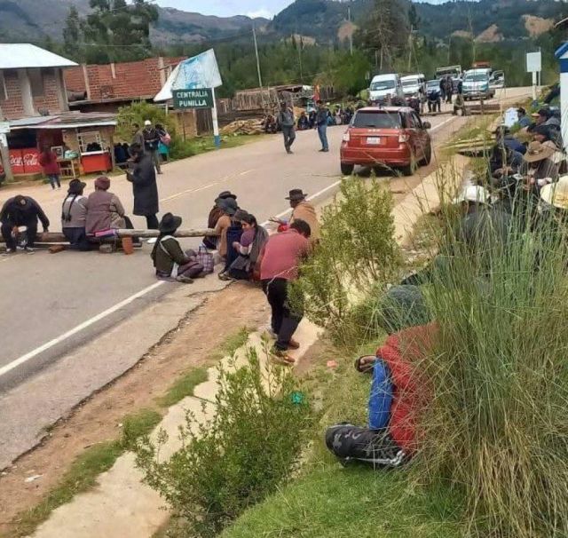 Declaran cuarto intermedio en los bloqueos hacia Cochabamba y Oruro