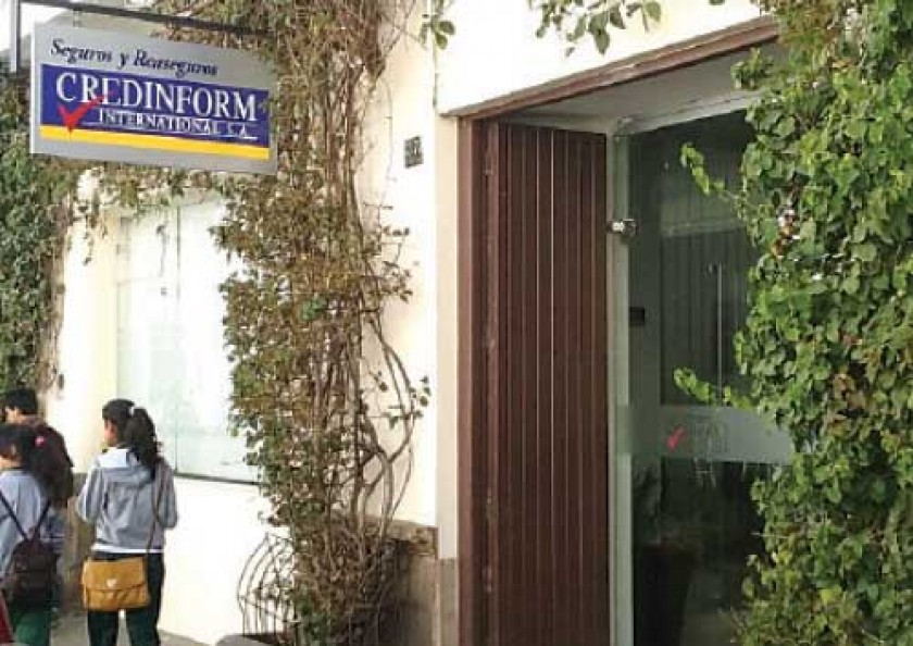 Credinform estrena una moderna oficina en Sucre