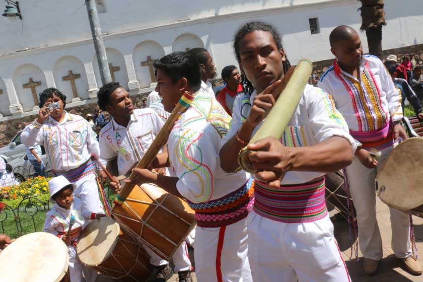 Los afrobolivianos muestran su riqueza