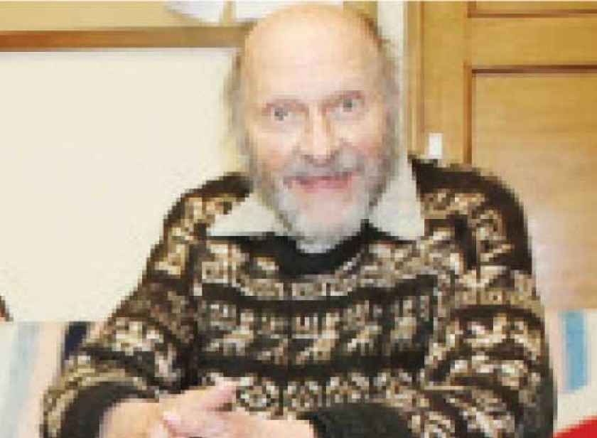 Albó cumple 81 años tras cirugía de tumor benigno