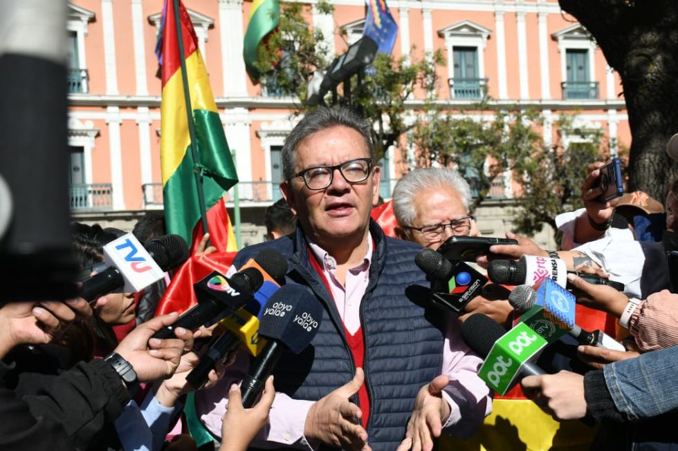 Siles se anuncia como precandidato en el MNR