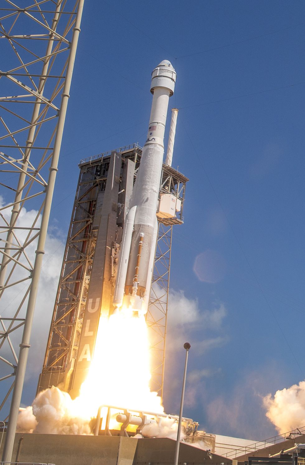 Despega la primera misión espacial tripulada de Boeing
