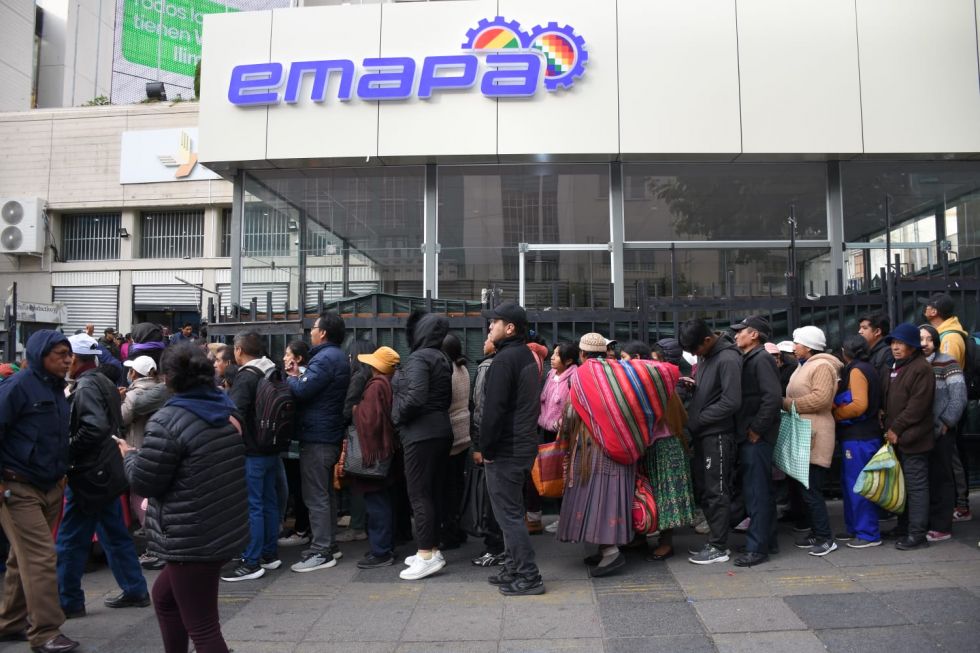 Emapa anuncia venta de 100 toneladas de aceite en sus tiendas y a ...