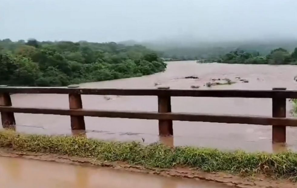 Lluvias provocan crecidas de ríos Grande y Parapetí