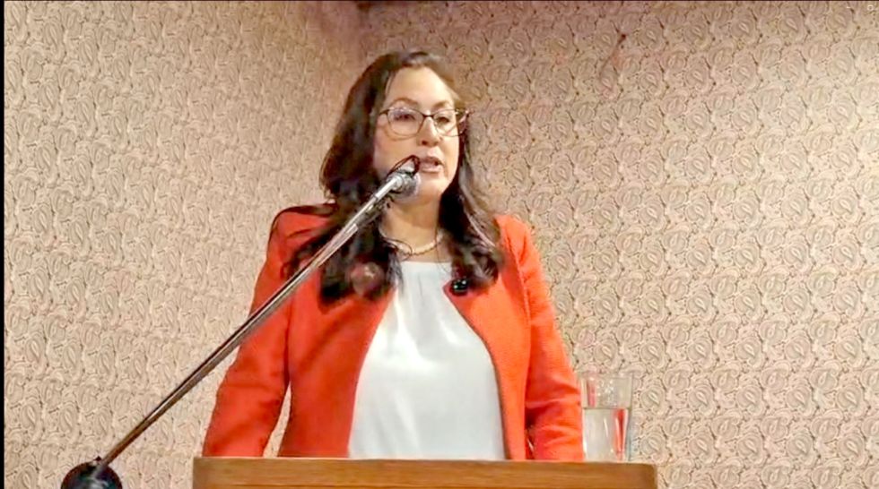 Sucre: Almendras desiste y denuncia guerra sucia